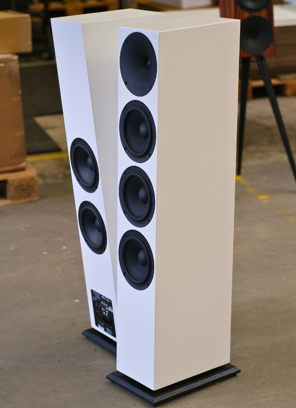A700 LE White Bundle (C Stock) C25-8 – Buchardt Audio